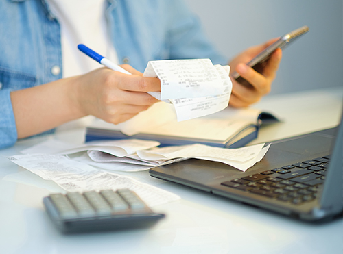 Easy Ways to Track Your Expenses | Atlantic Union Bank